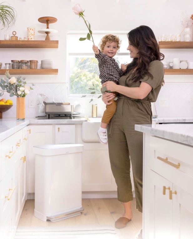 פח דוושה רחבה מלבני, לבן 55 ליטר סימפלהיומן Simplehuman - לויזון מרקט - Levizon Market